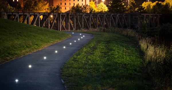 Solar Powered LED Delineating Lights